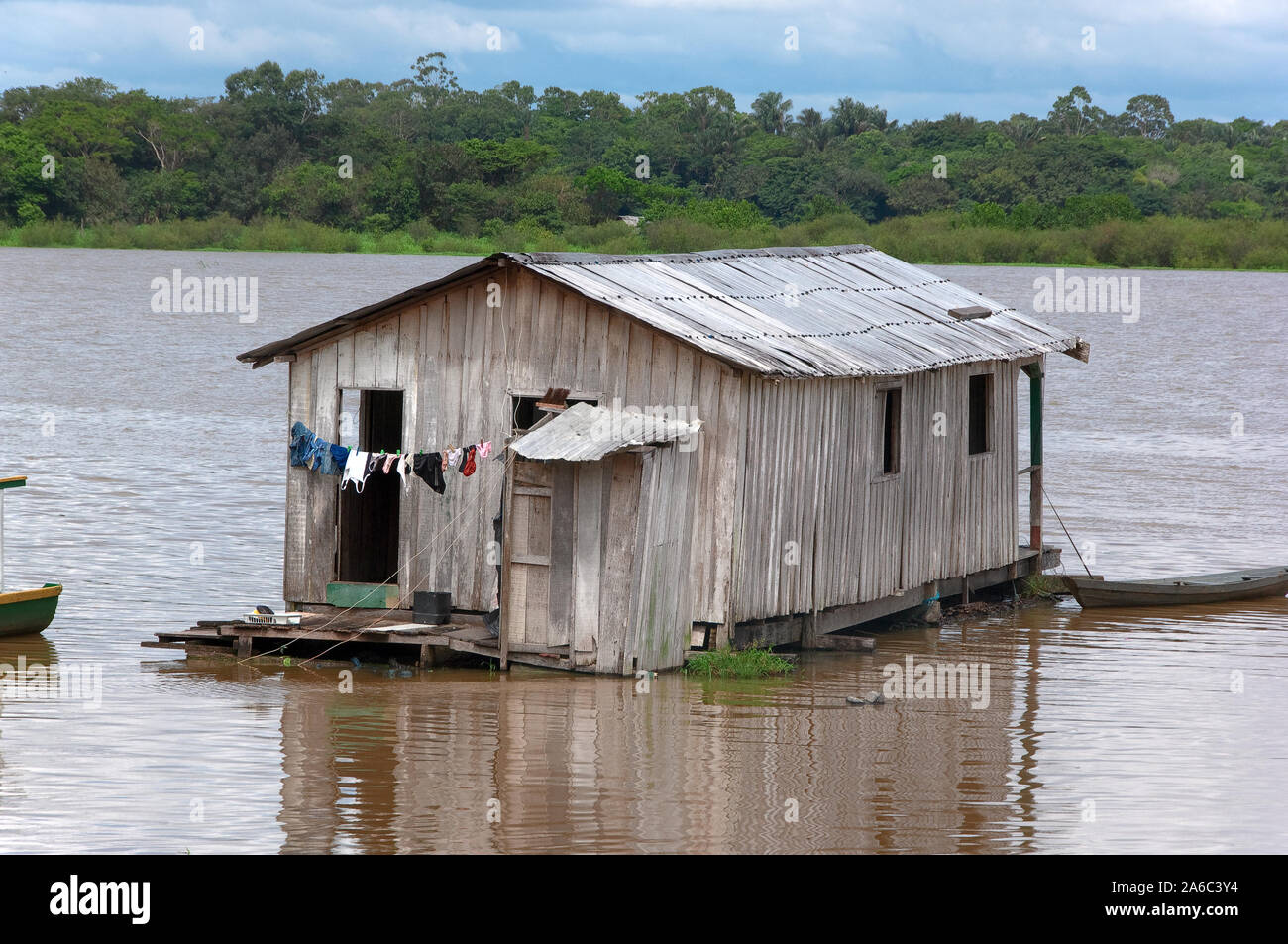 Houseboat on the Amazon River near Manaus Stock Photo - Alamy