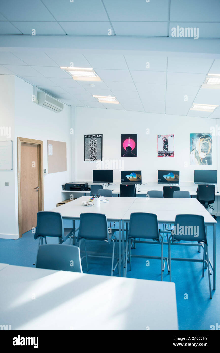 An empty art classroom with art equipment Stock Photo - Alamy