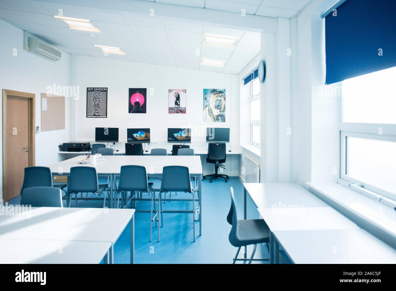 An empty art classroom with art equipment Stock Photo - Alamy
