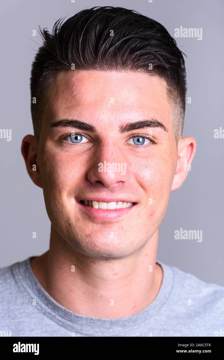 Smiling with teeth hi-res stock photography and images - Alamy