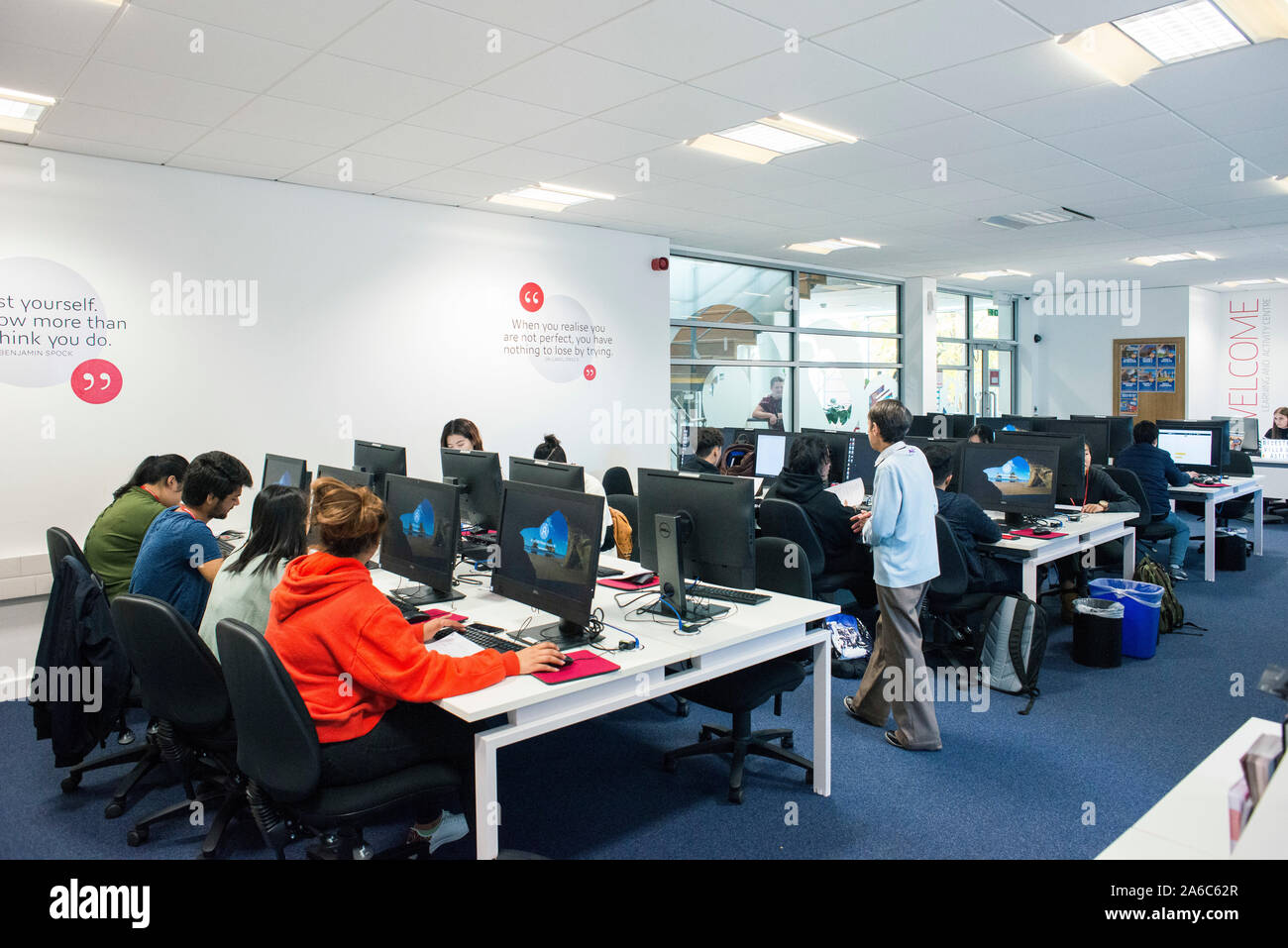 Student libraries hi-res stock photography and images - Alamy
