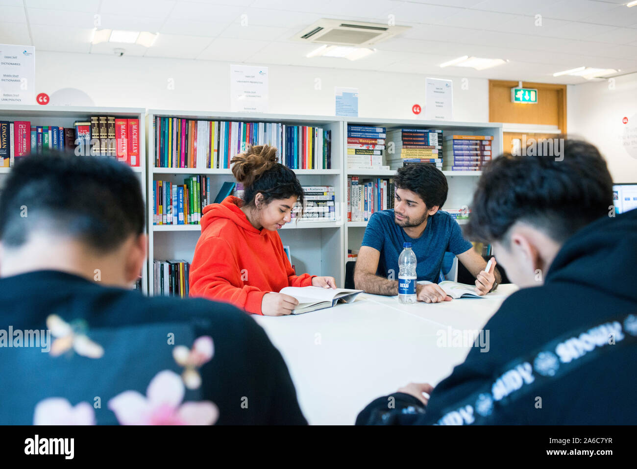 Students read in the library hi-res stock photography and images - Alamy