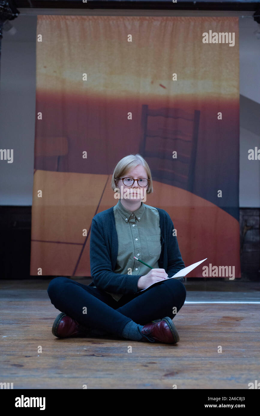 Person sat drawing hi-res stock photography and images - Alamy