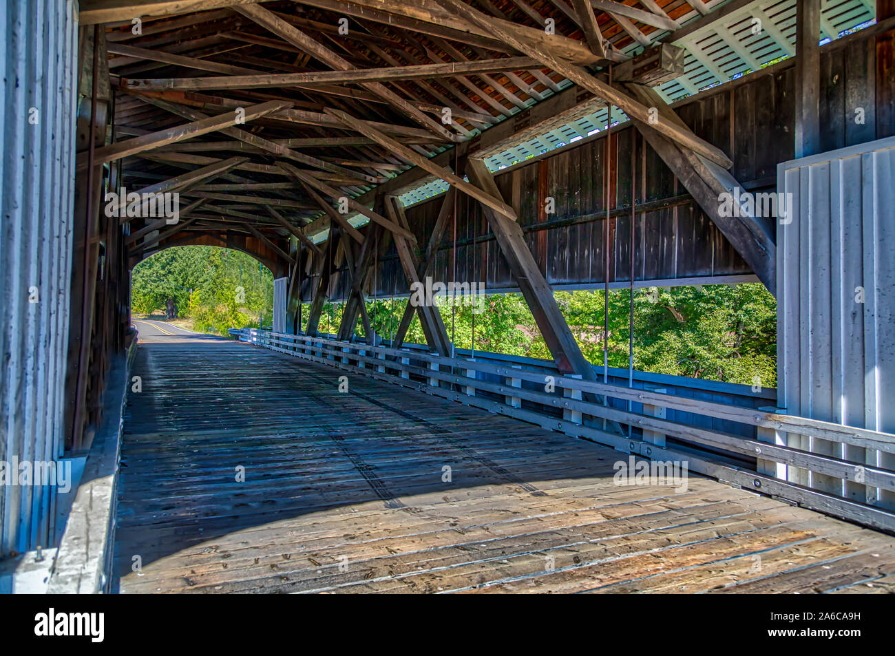 Unity Covered Bridge Stock Photo - Alamy