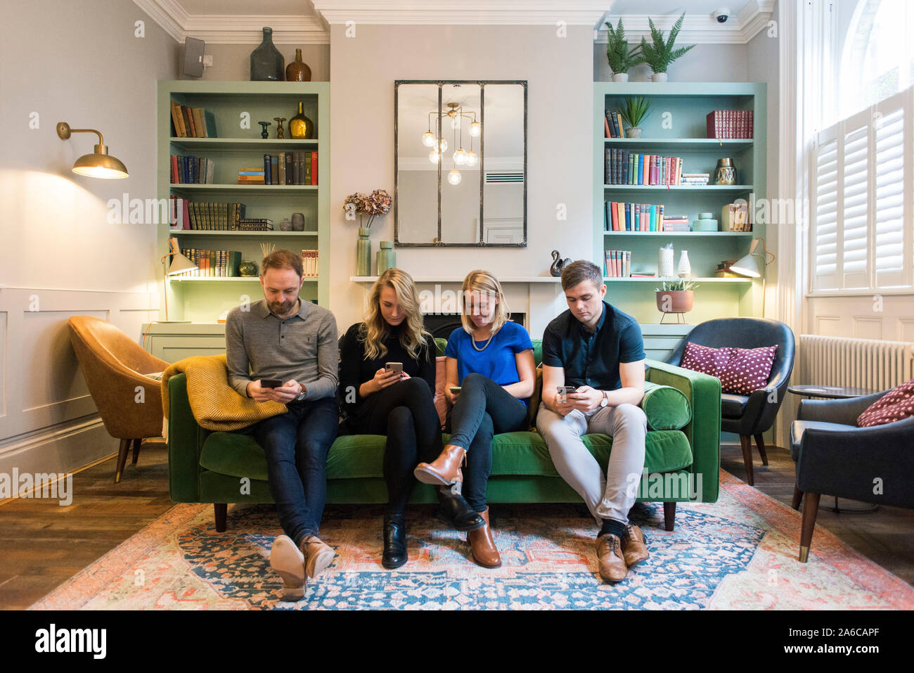 Relaxed group of people hi-res stock photography and images - Alamy