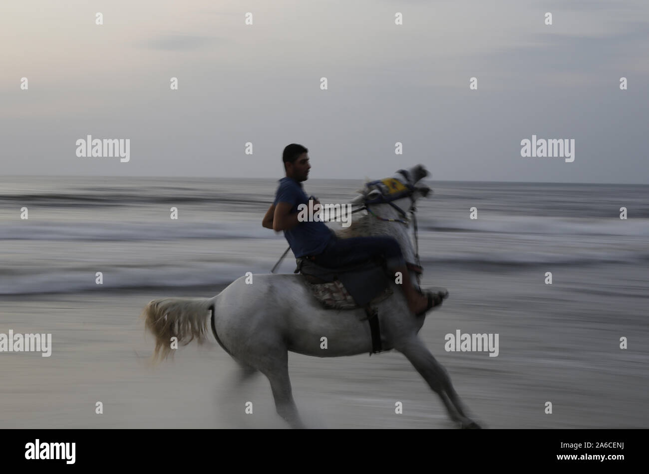 Gaza City, The Gaza Strip, Palestine. 25th Oct, 2019. Palestinian men ...