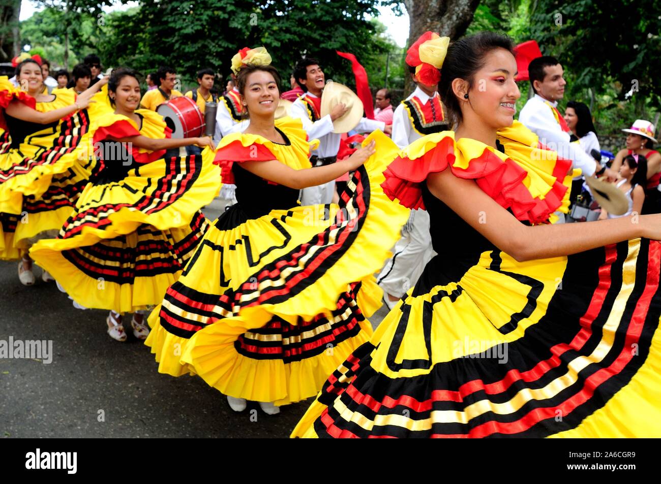 " Festival folclorico del Bambuco " ( San Pedro y San Juan ) in RIVERA ...