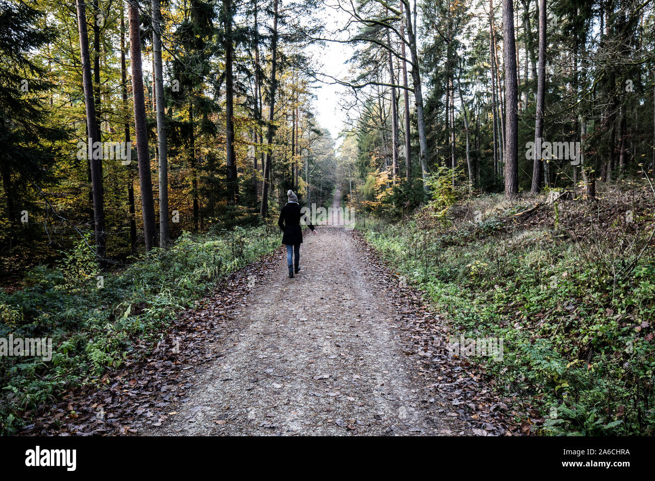 Women walking alone hi-res stock photography and images - Alamy