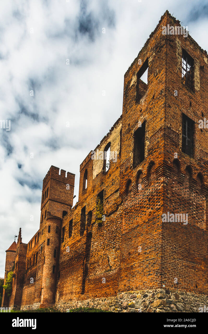 Castle in szymbark hi-res stock photography and images - Alamy