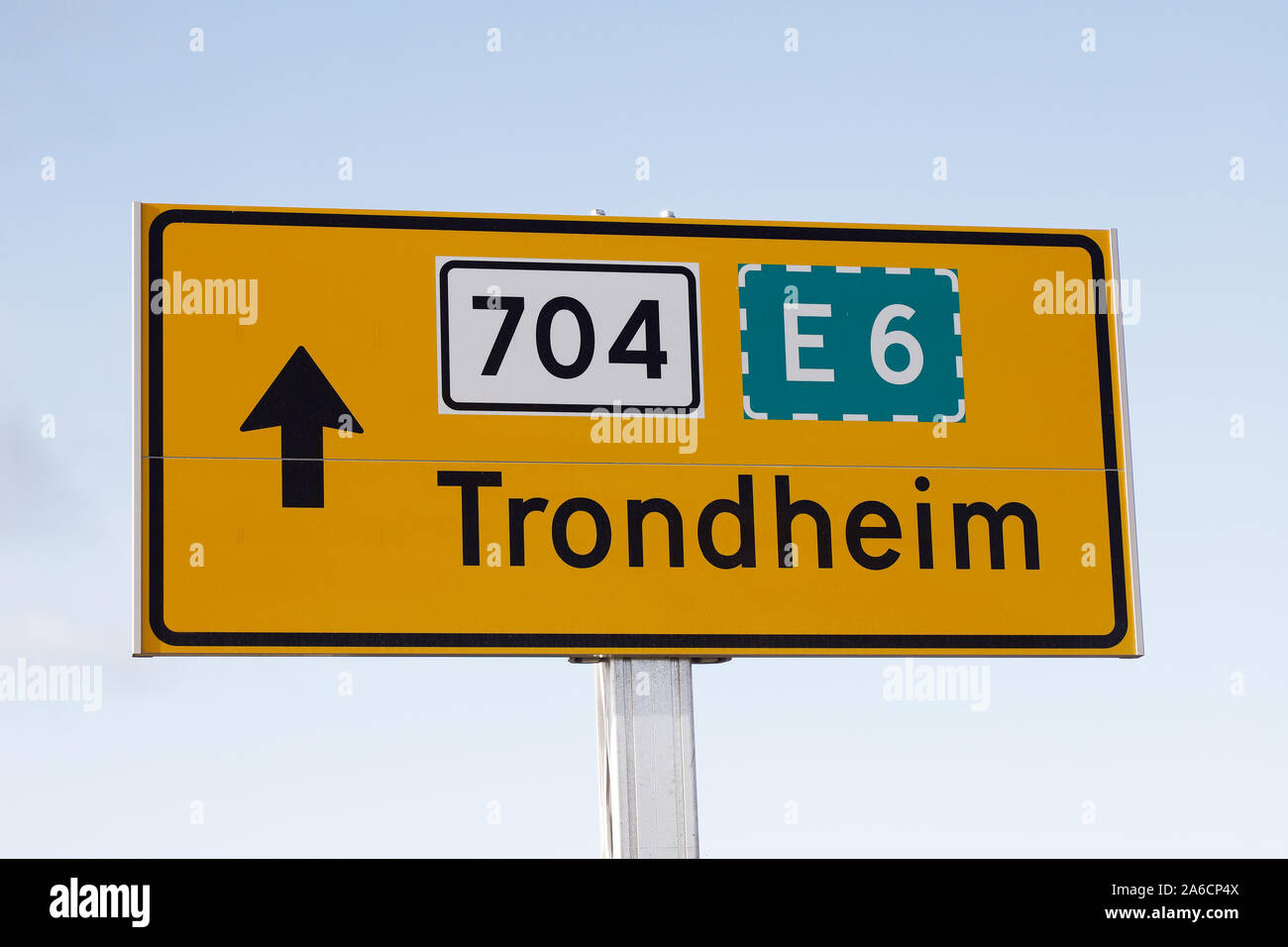 Signpost on road 704 heading for road E6 and Trondheim Stock Photo - Alamy