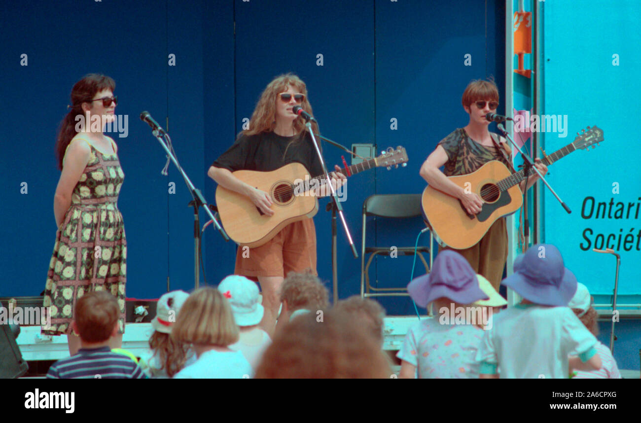 1992 singers hi-res stock photography and images - Alamy