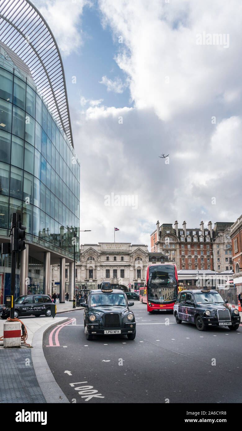Uk outside vintage flying hi-res stock photography and images - Alamy