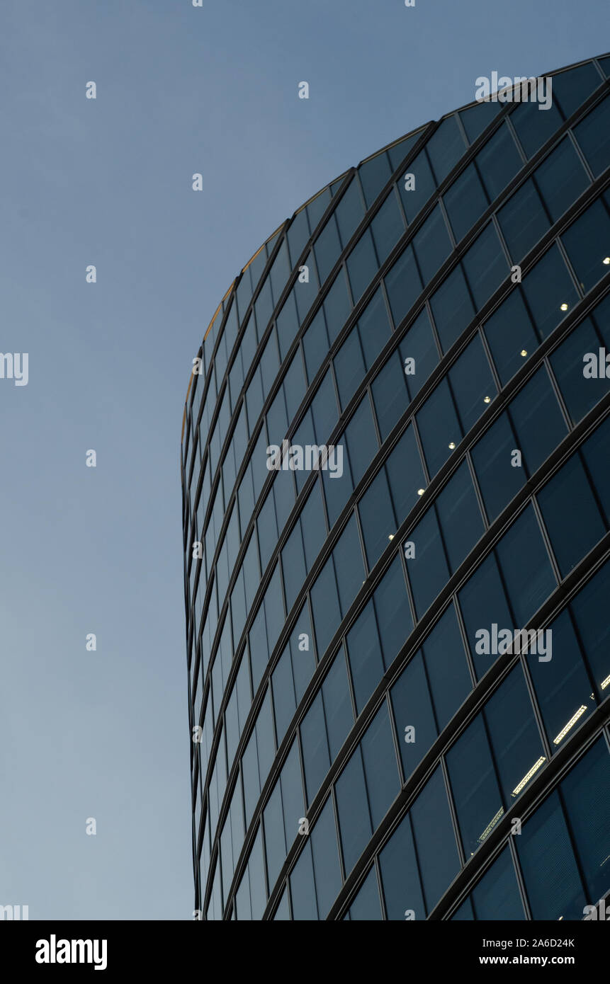 A curved building in London, England Stock Photo - Alamy