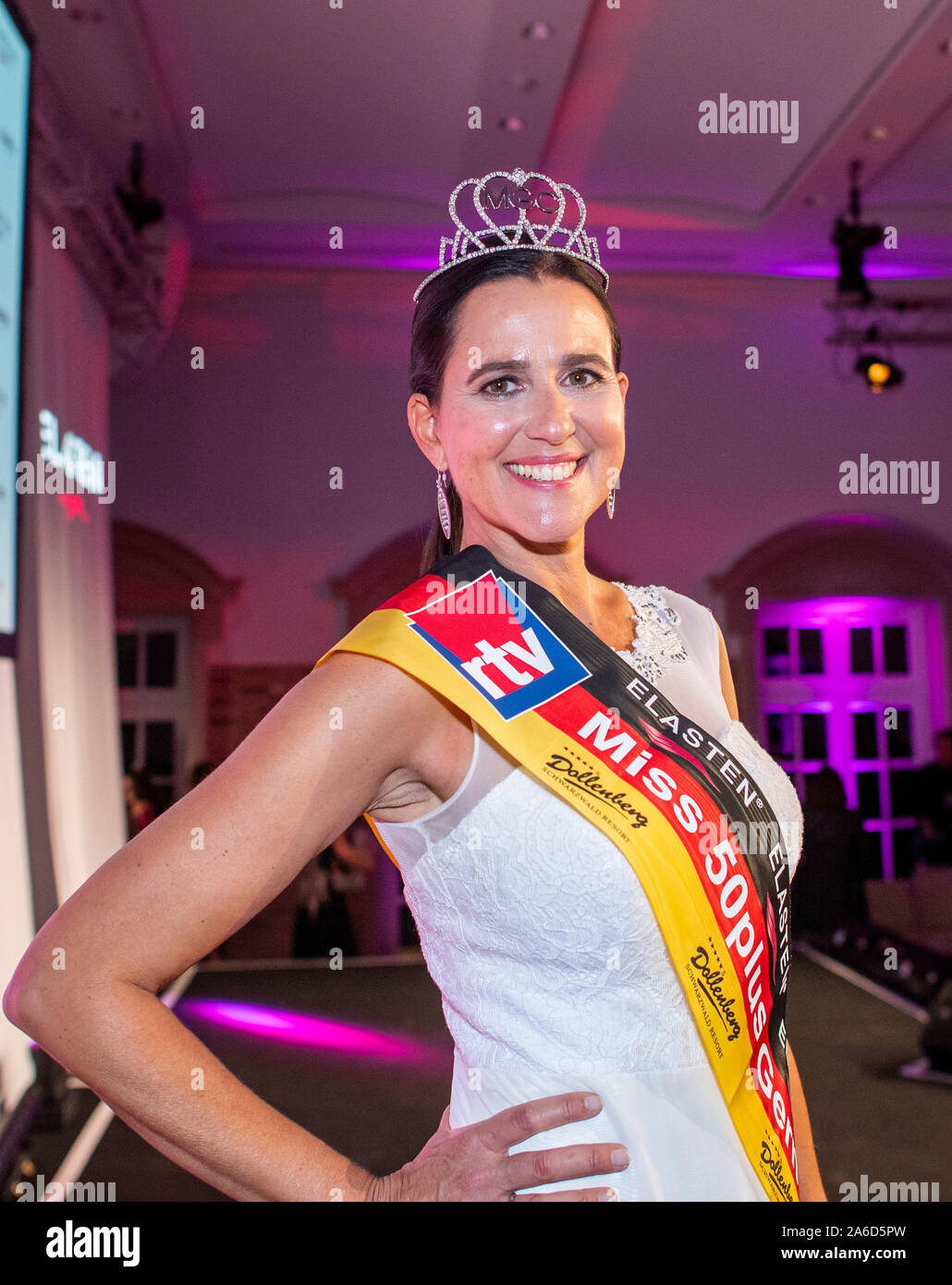 Harsewinkel, Germany. 25th Oct, 2019. The winner Tatjana Jünger shines ...