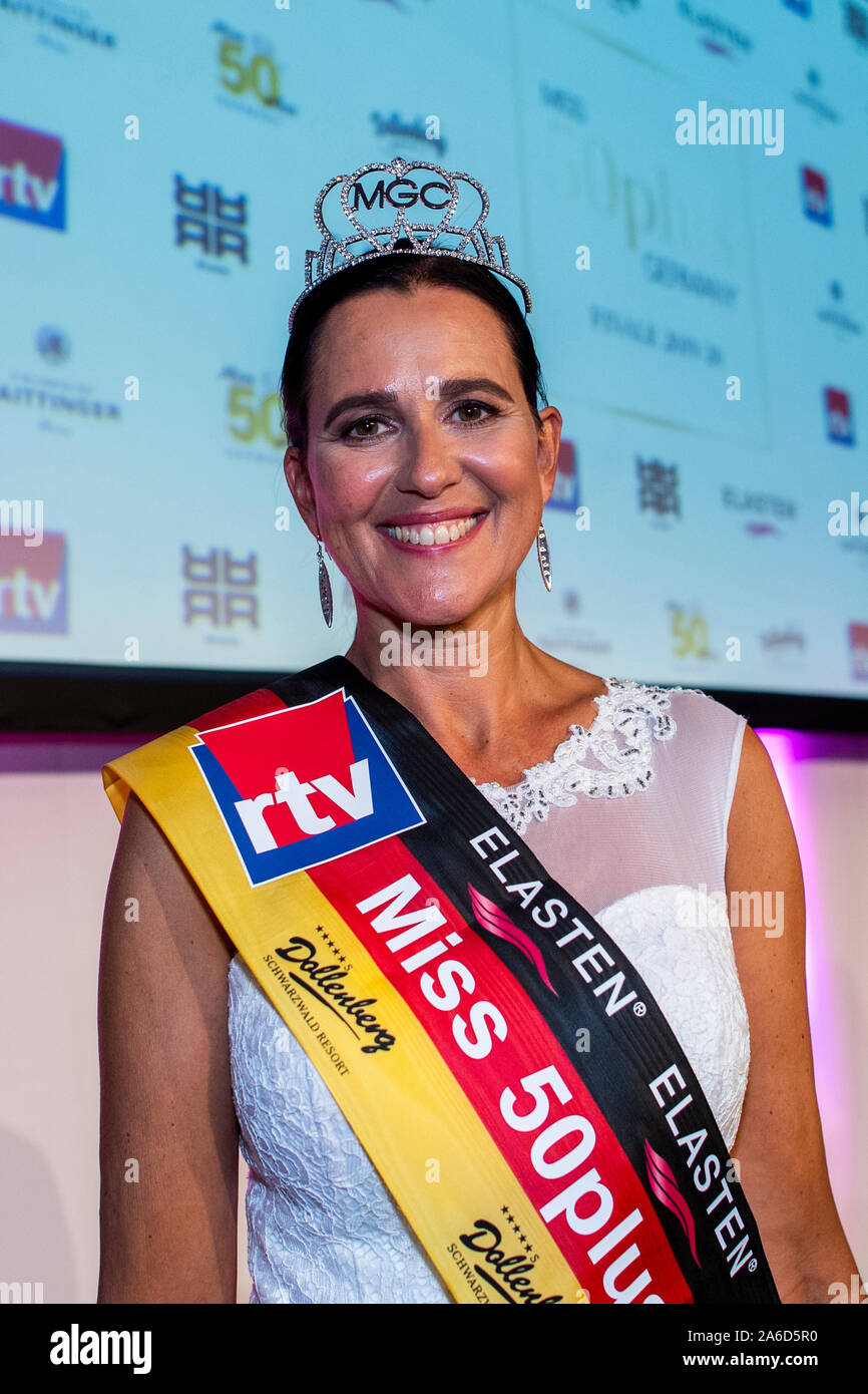 Harsewinkel, Germany. 25th Oct, 2019. The winner Tatjana Jünger shines ...