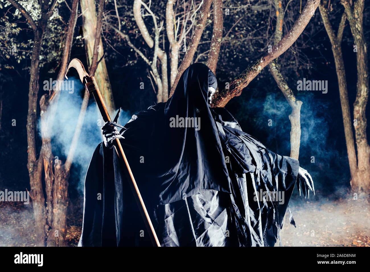 Skeleton mask halloween grim reaper hi-res stock photography and images ...