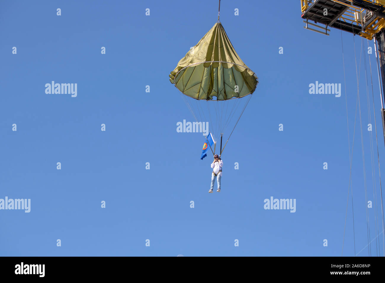 Amusement tower parachute hi-res stock photography and images - Alamy