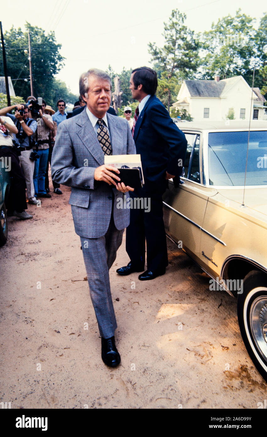 Jimmy Carter carries his Bible to Sunday church services at the Plains ...
