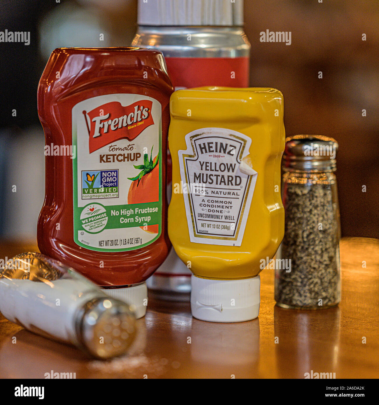 Condiments mustard ketchup hi-res stock photography and images - Alamy