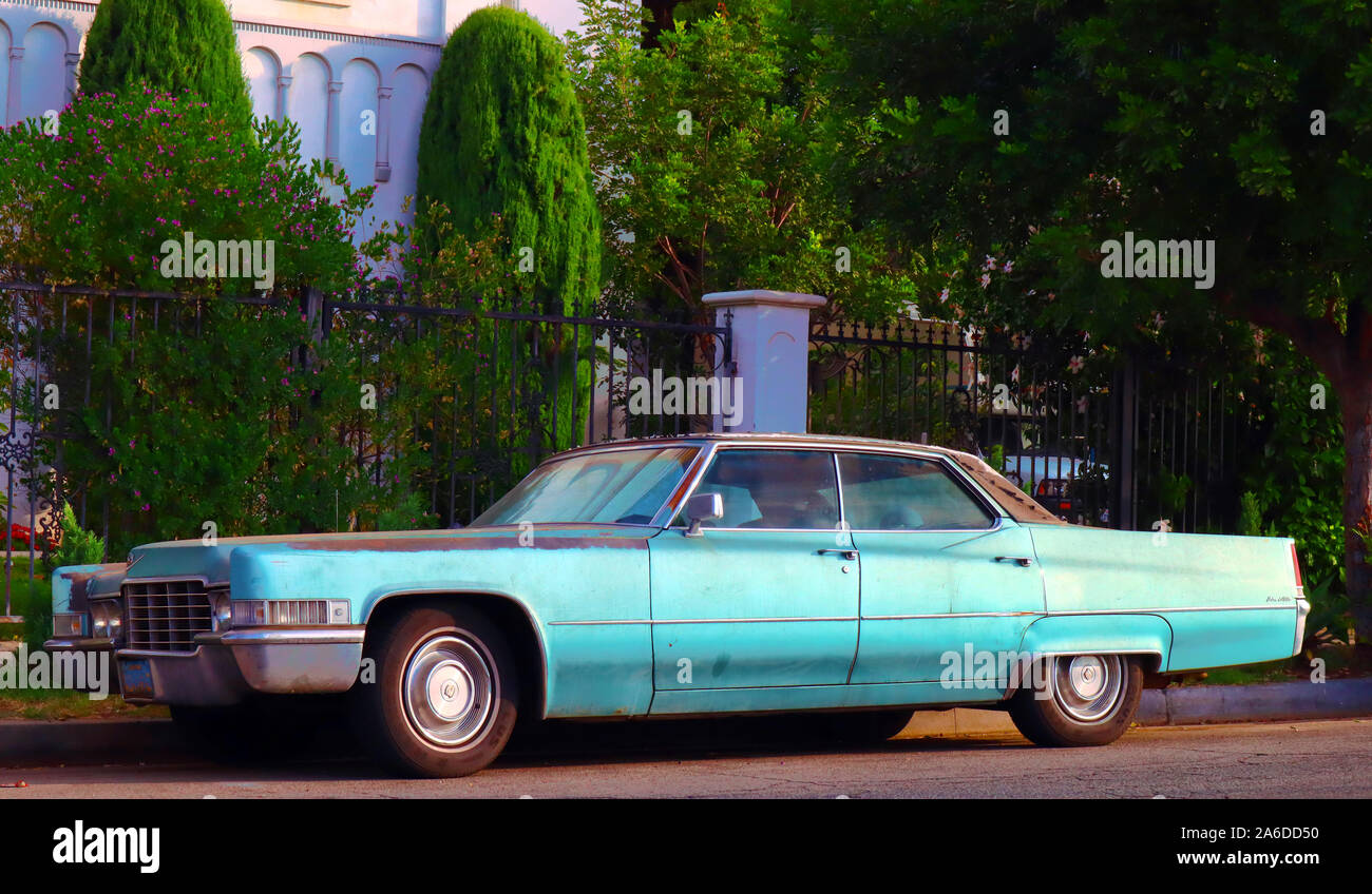 vintage car 1969 CADILLAC Sedan DeVille 4-door Stock Photo - Alamy