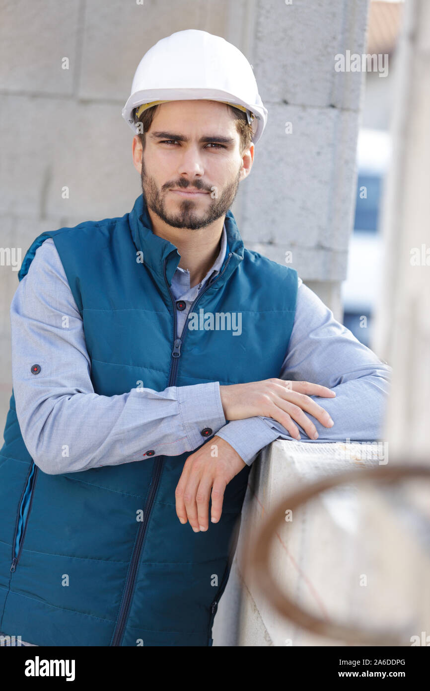 Builder outdoors hi-res stock photography and images - Alamy