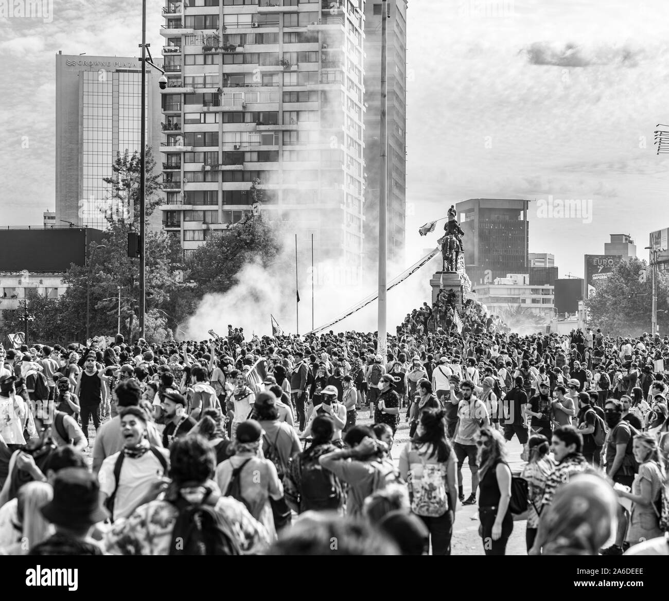 Chile santiago crowds hi-res stock photography and images - Alamy
