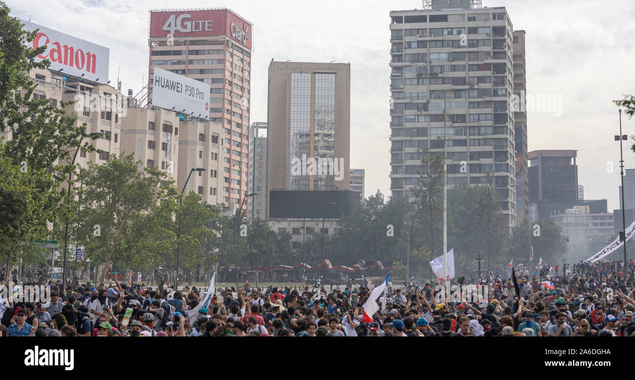 Chile santiago crowds hi-res stock photography and images - Alamy
