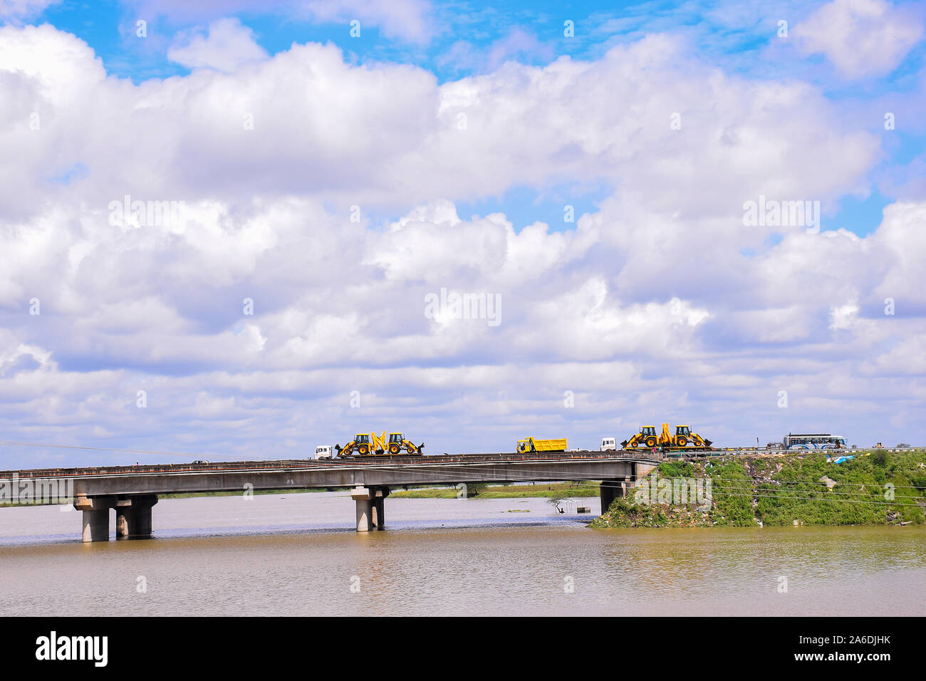Agra mumbai highway hi-res stock photography and images - Alamy