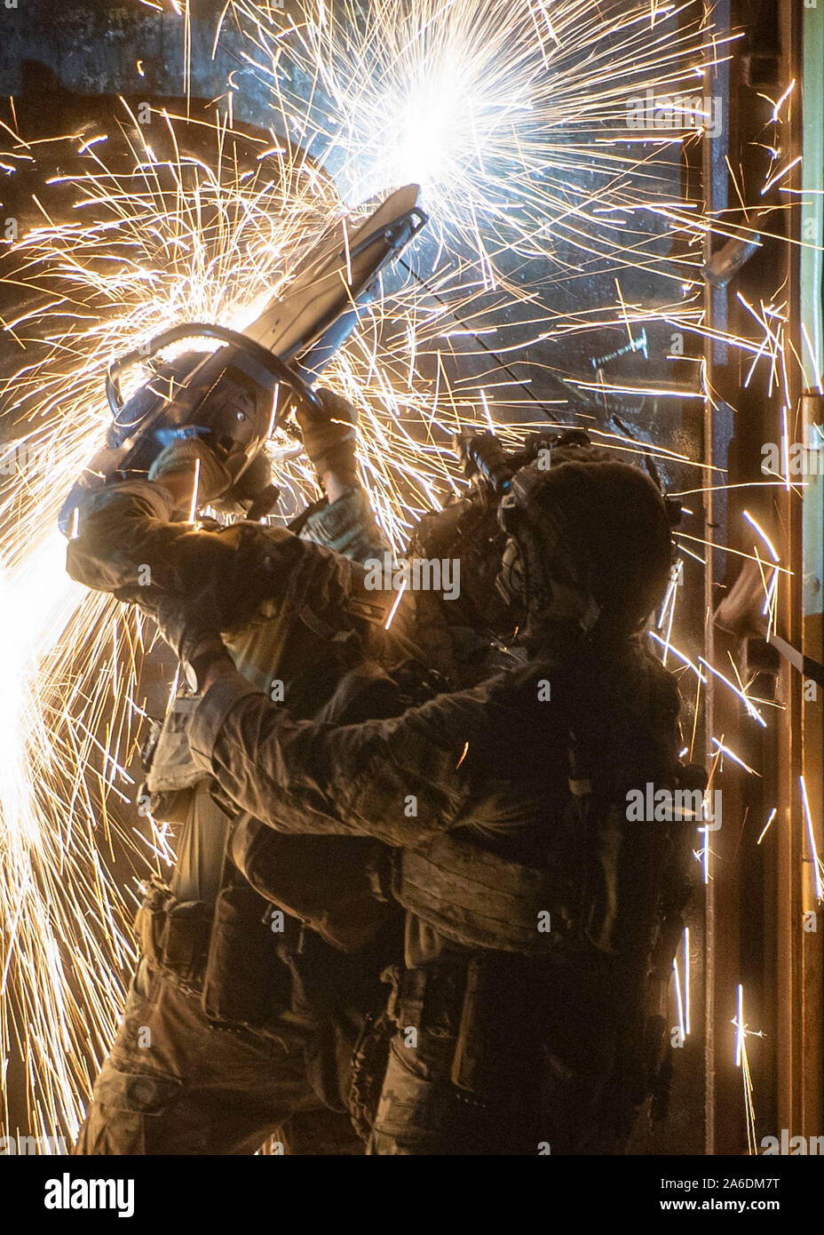 Helicopter saw hi-res stock photography and images - Alamy