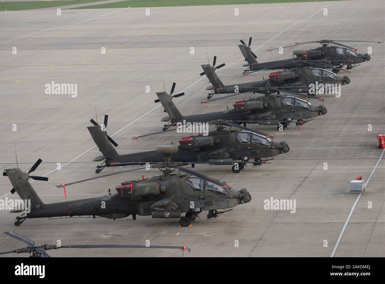 Apache helicopters from the 3rd Combat Aviation Brigade out of Hunter ...