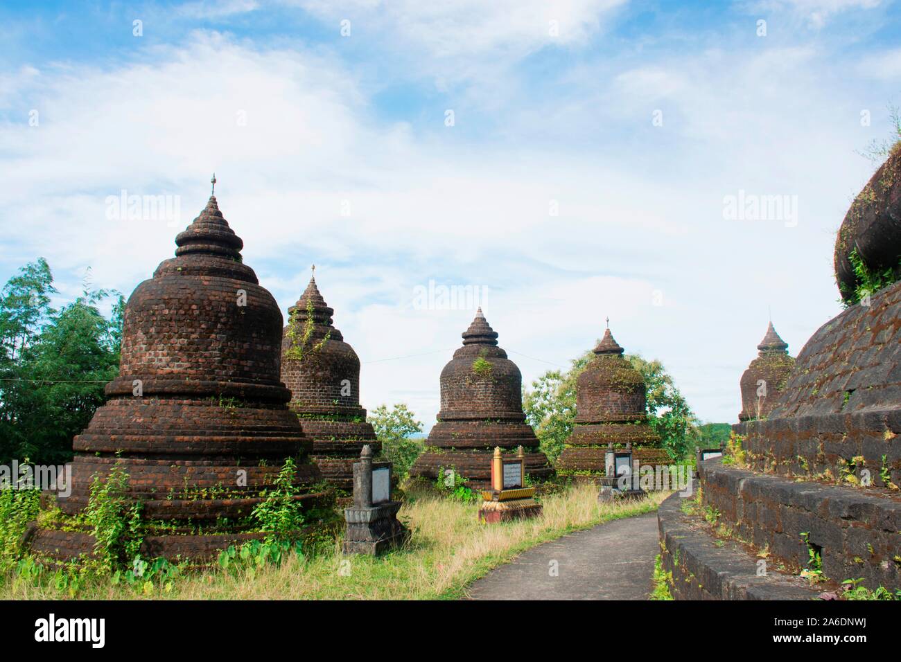The Kingdom of Mrauk-U - Temples - Rakhine Burma Stock Photo - Alamy