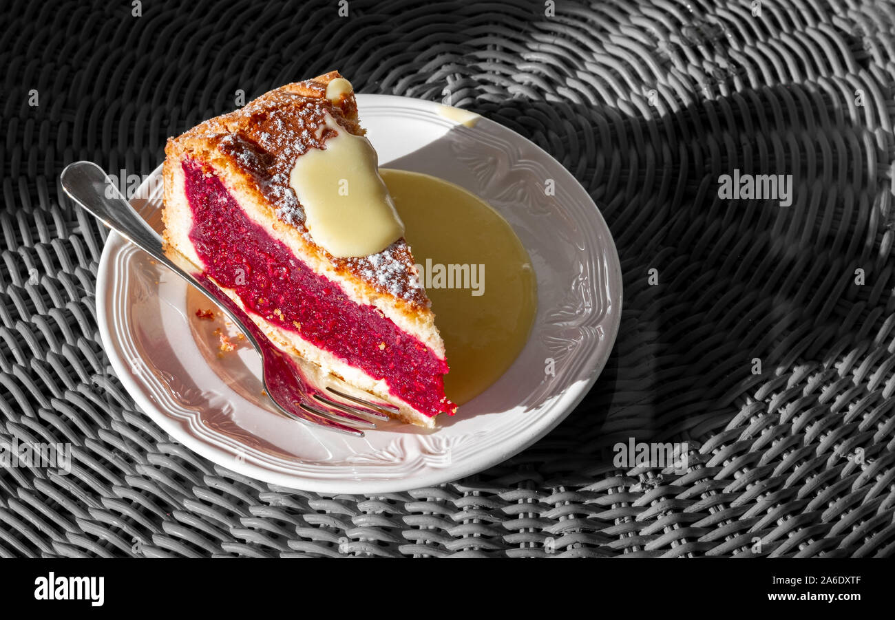 Strawberry jam cake hi-res stock photography and images - Alamy
