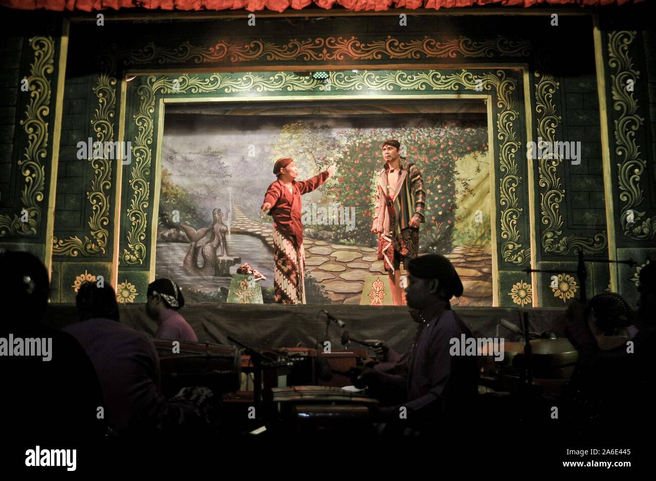 Folk theater hi-res stock photography and images - Alamy