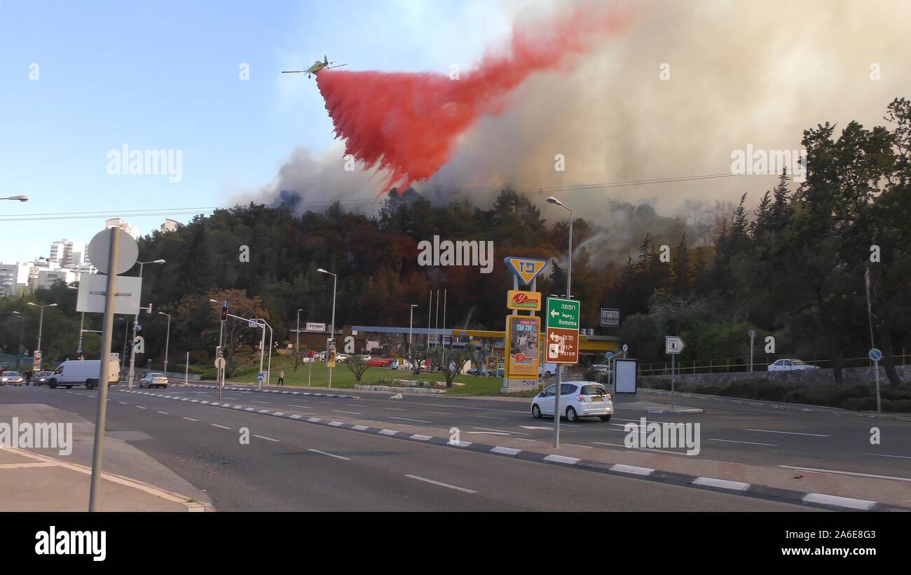 Airplanes fly for dropping fire retardant on forest fires Stock Photo ...