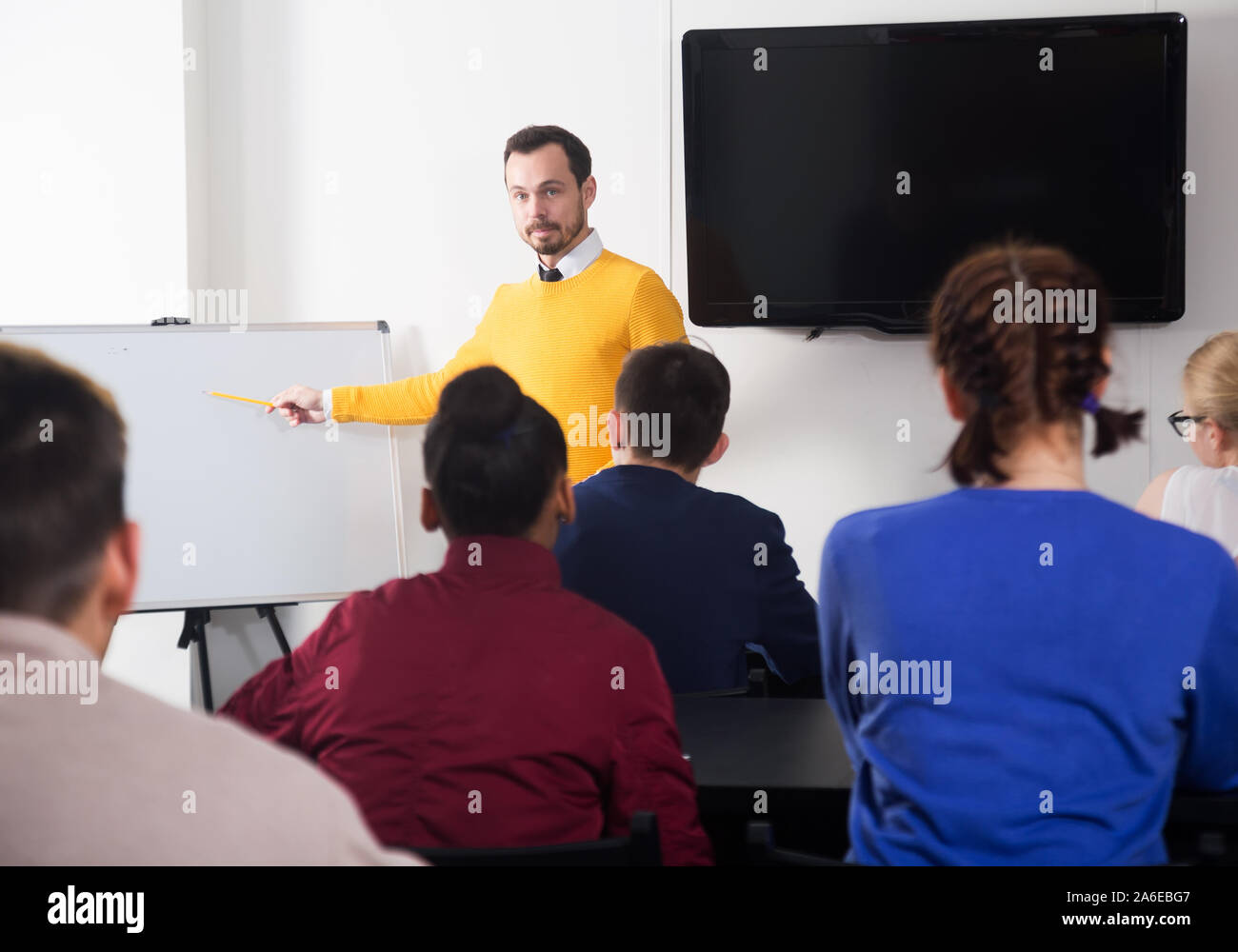 Man following girls hi-res stock photography and images - Alamy