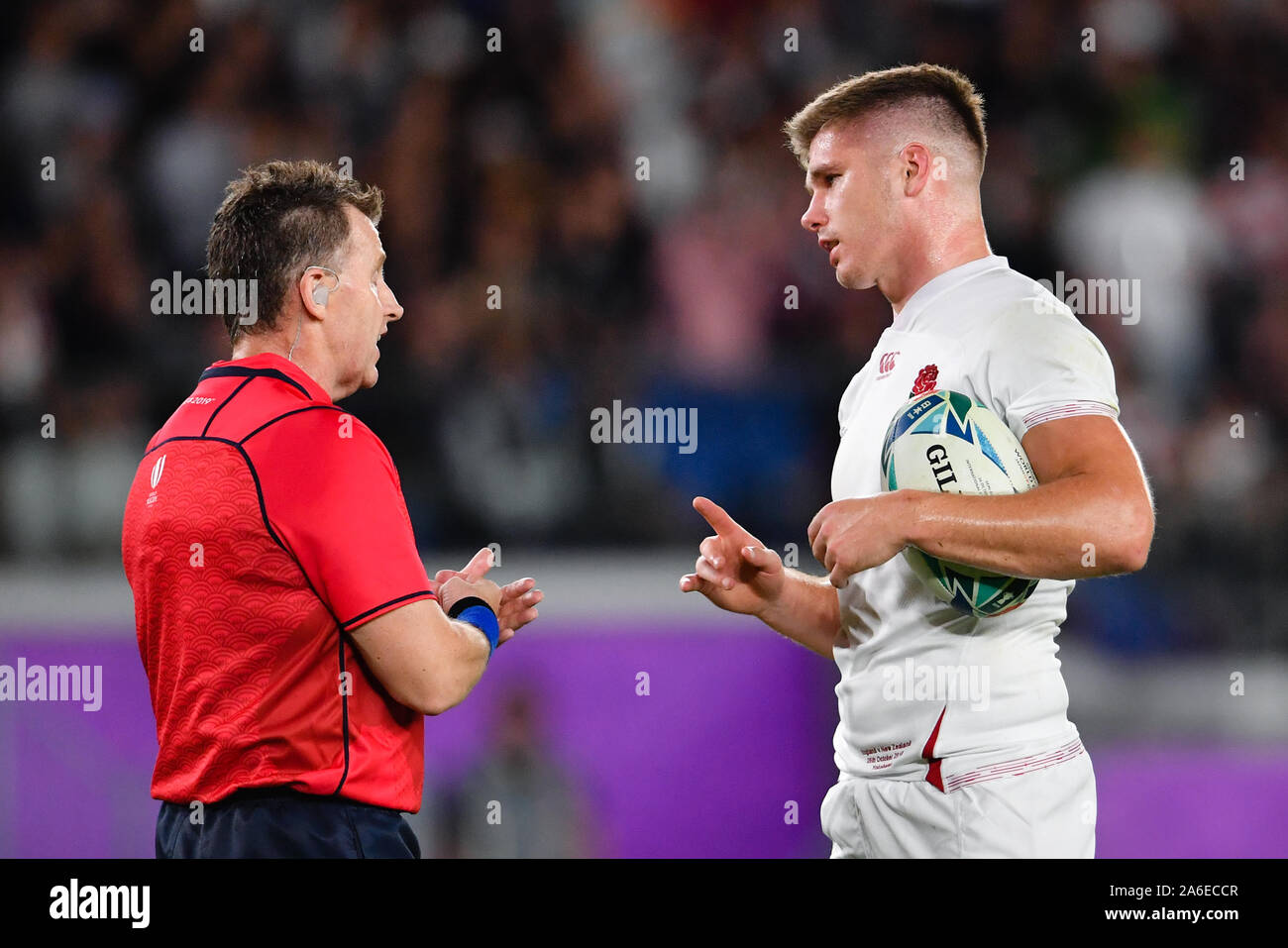 Referee Nigel Owens tells England's Owen Farrell that Sam Underhill's ...