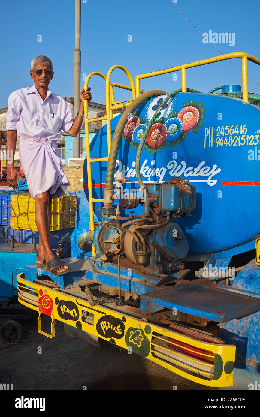 Water tanker india hi-res stock photography and images - Alamy
