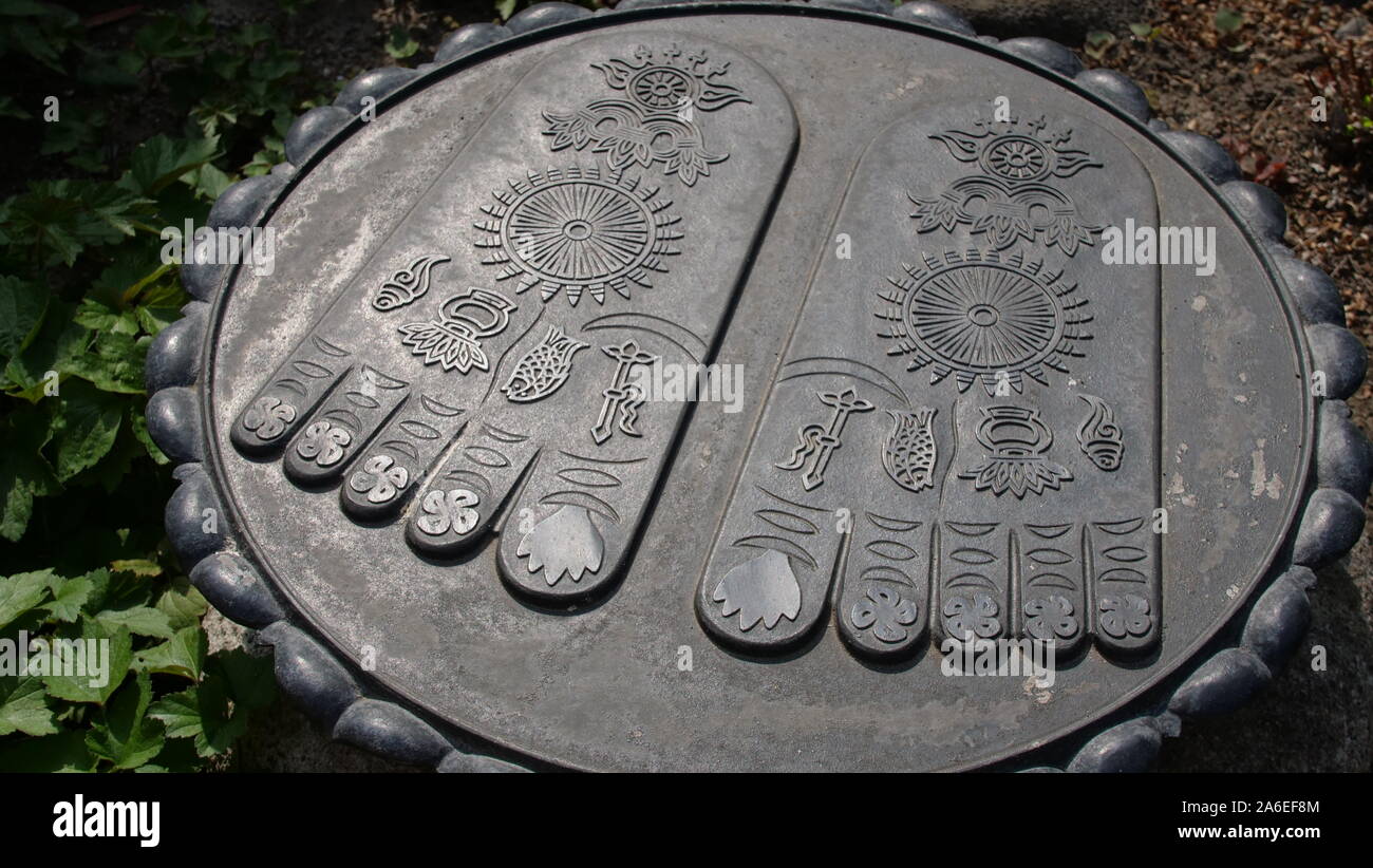 Buddha symbols hi-res stock photography and images - Alamy