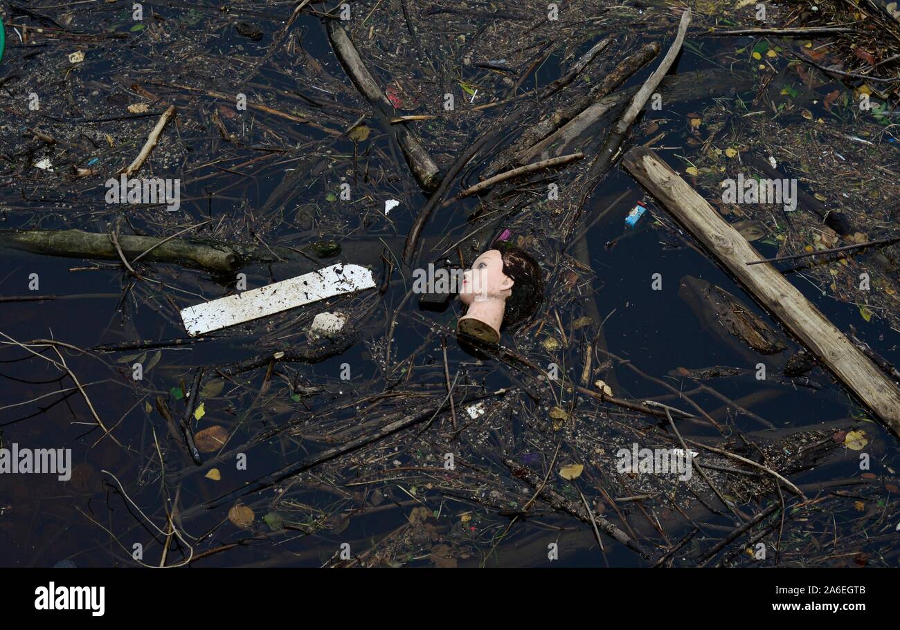 Floating waste hi-res stock photography and images - Alamy