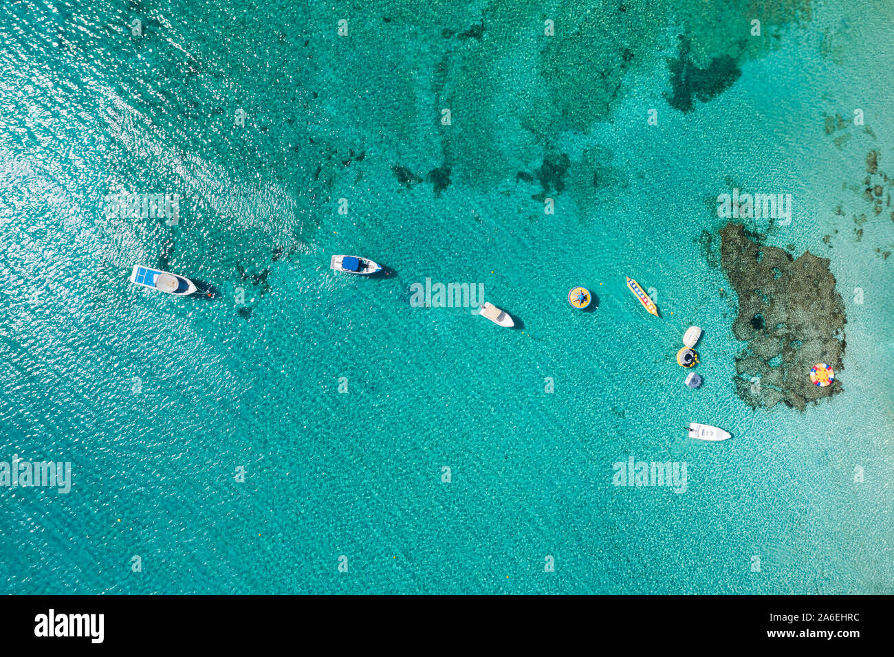 Recreational boats on paradise beach hi-res stock photography and ...