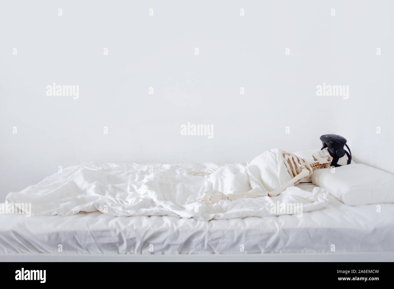 Virtual reality and digital addiction, death in the matrix concept ...