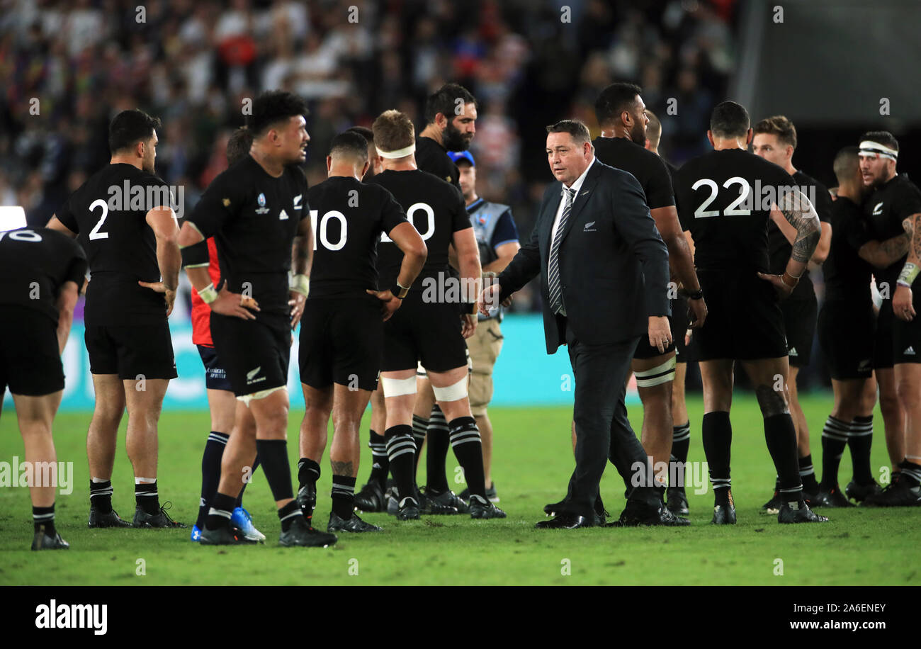 New Zealand head coach Steve Hansen with his players after the 2019 ...