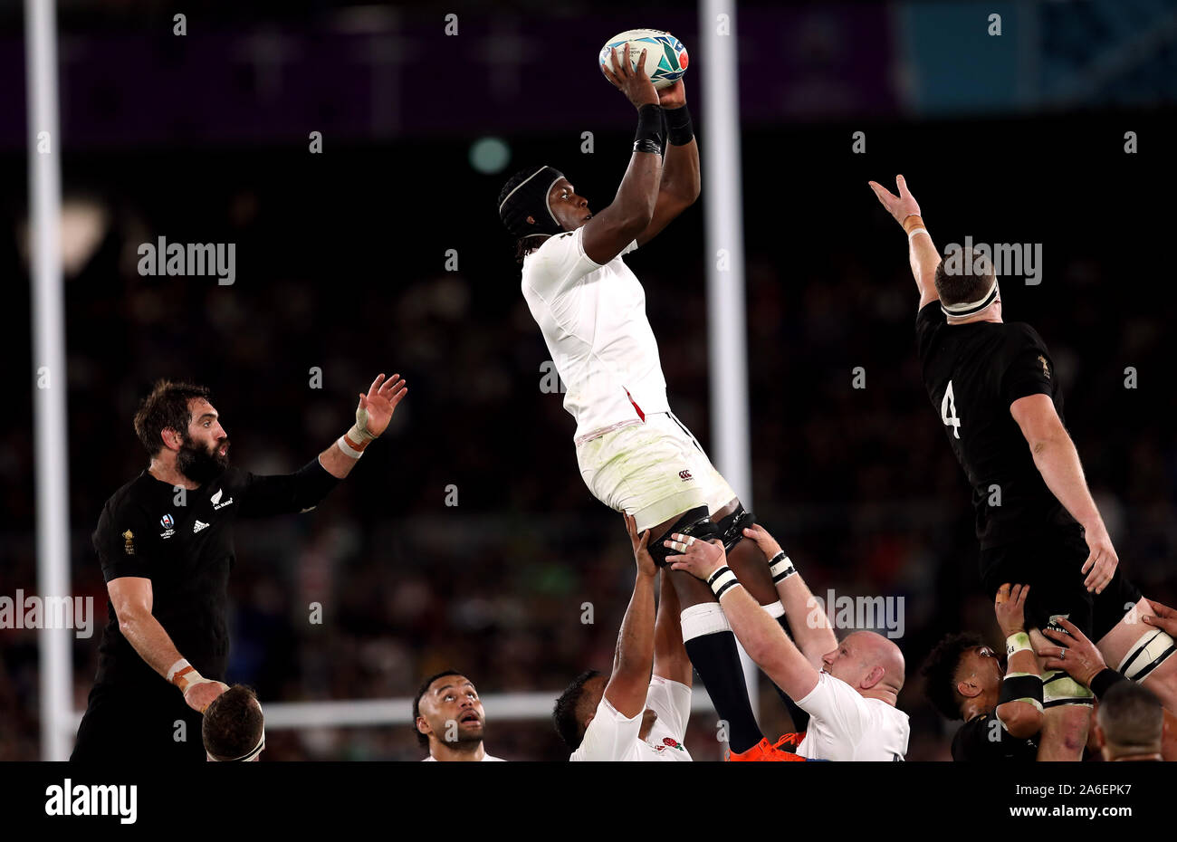 England's Maro Itoje wins the line out ball during the 2019 Rugby World ...