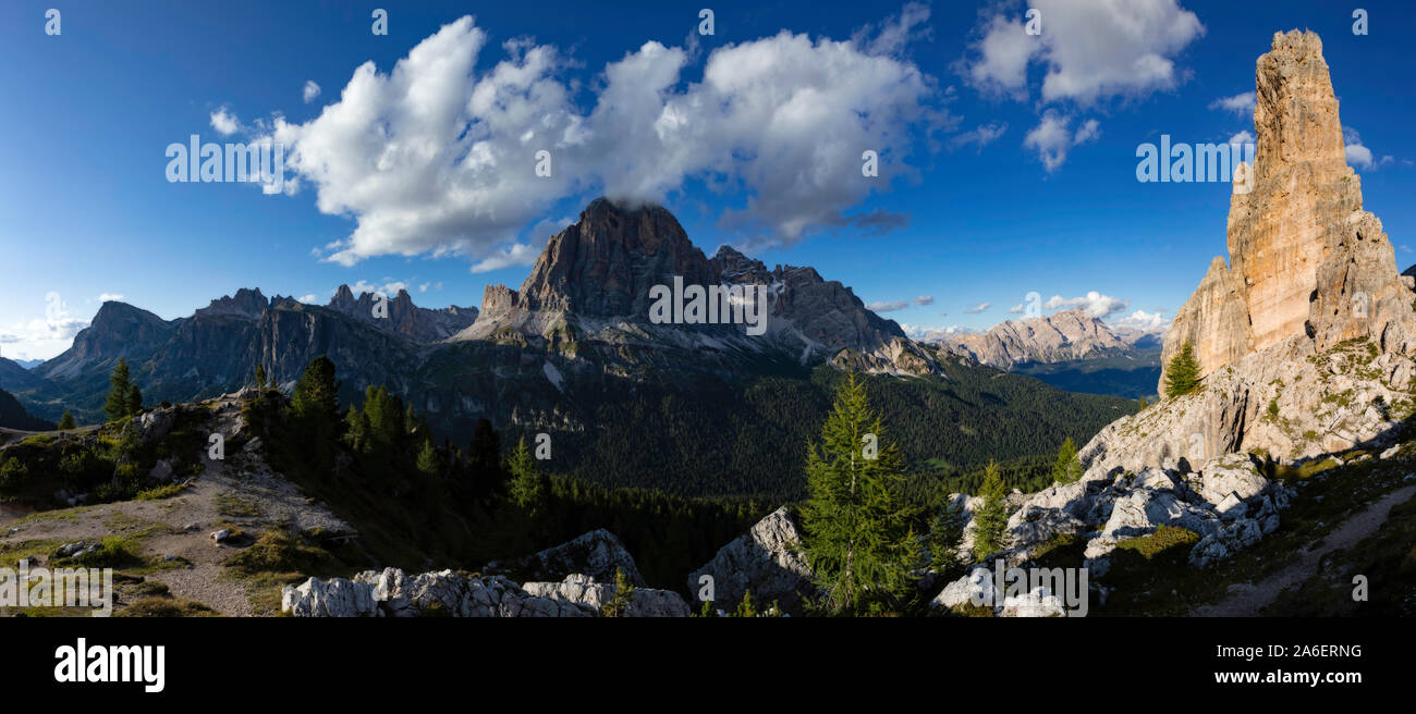 Cinque torri towers hi-res stock photography and images - Alamy
