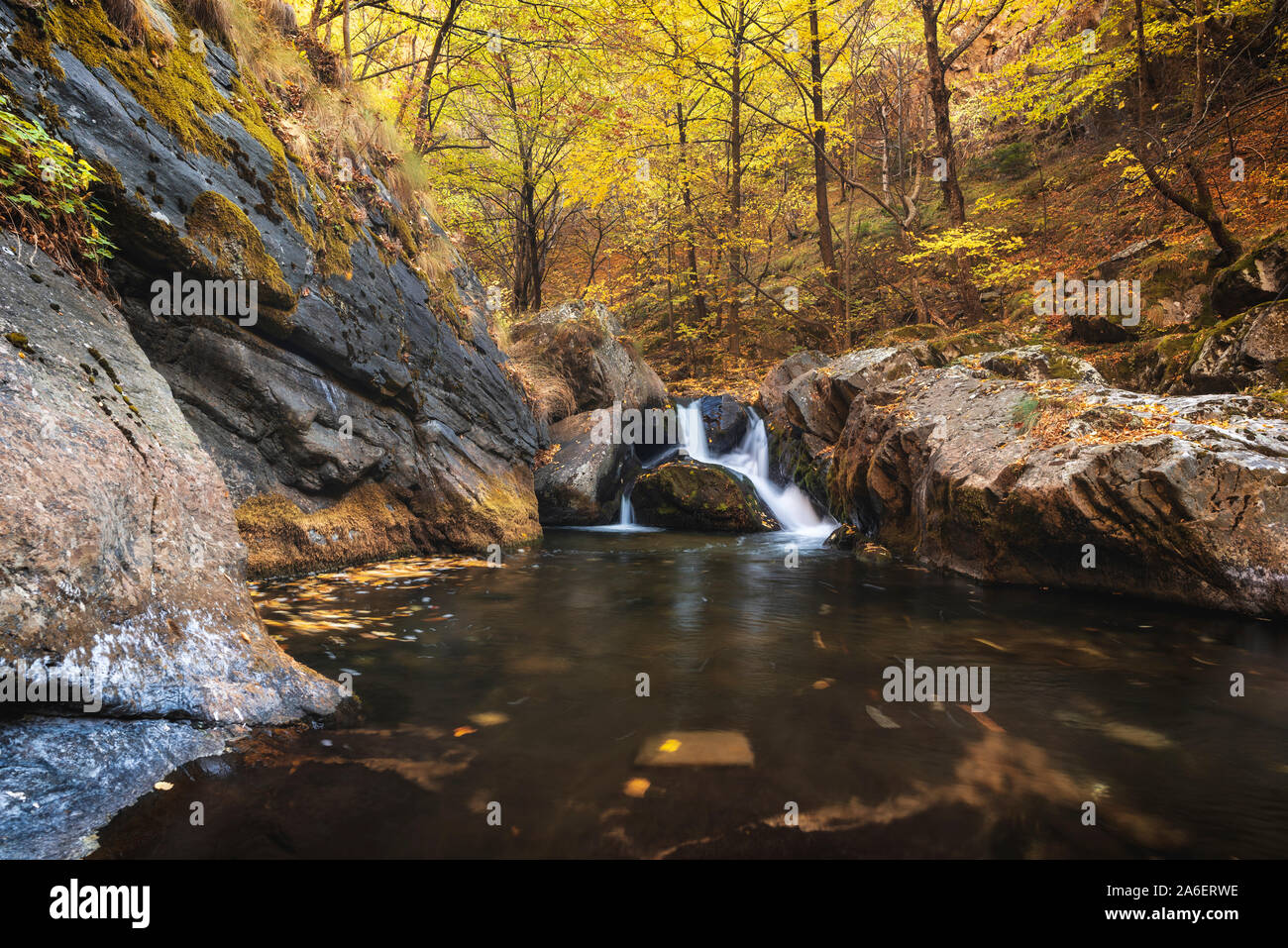 November scenery hi-res stock photography and images - Alamy