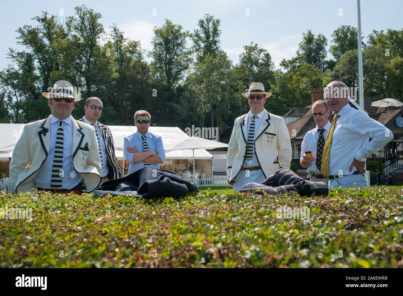 Henley-on-Thames, Oxfordshire, UK. 1st July, 2015. Warm and sunny ...