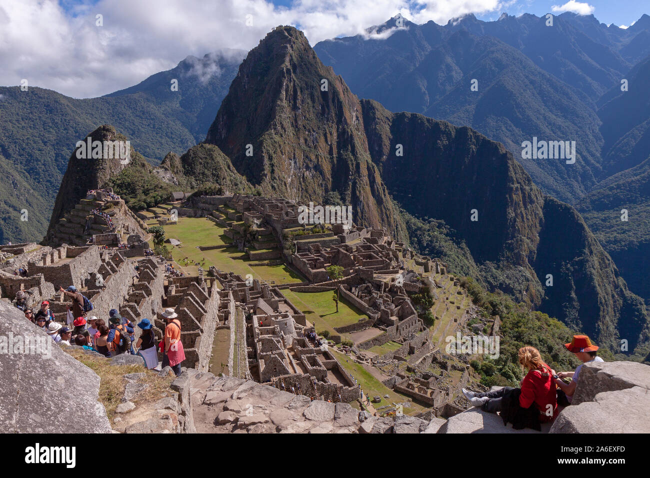 Machu picchu mountains hi-res stock photography and images - Alamy