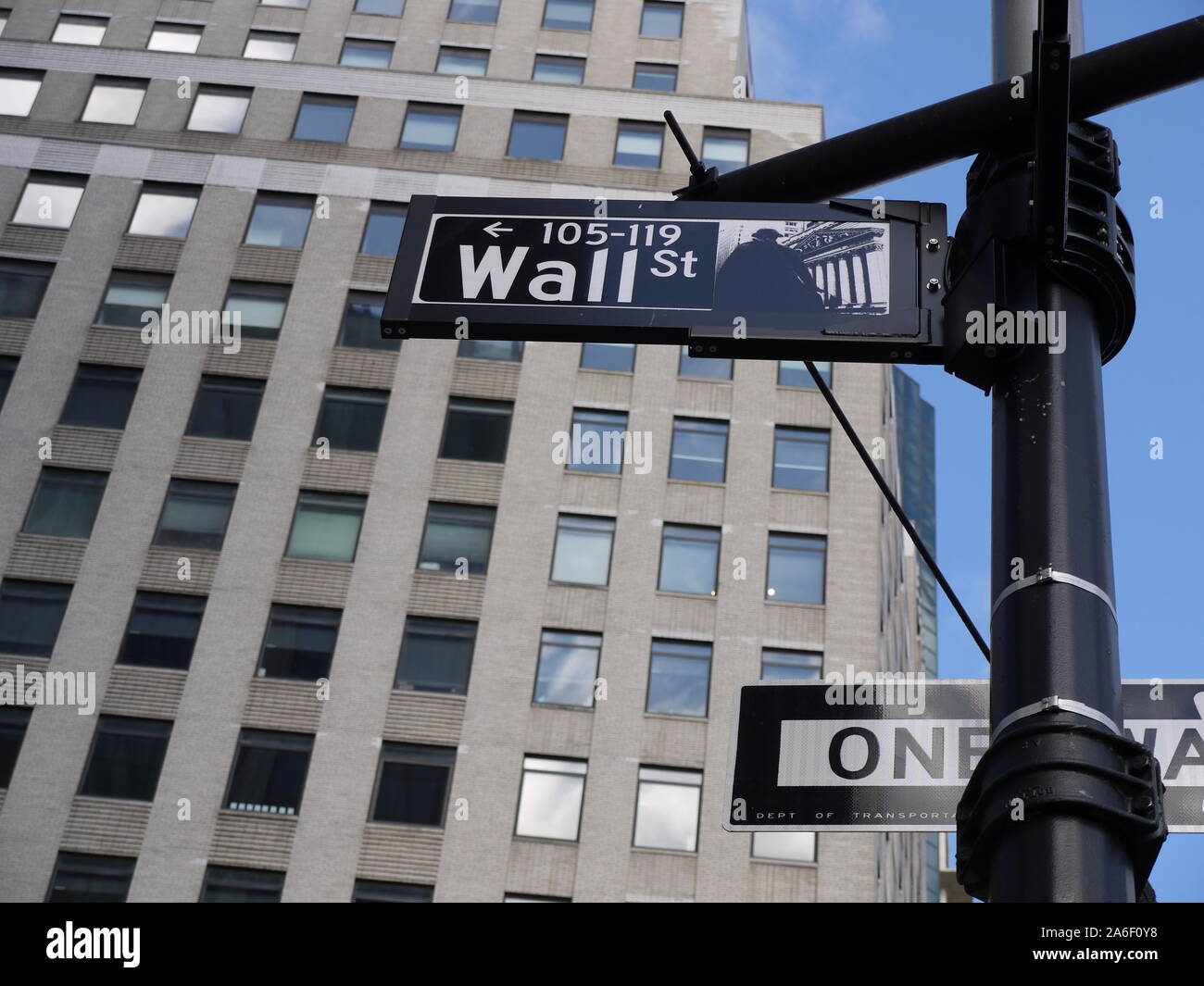 Building name plate hi-res stock photography and images - Alamy