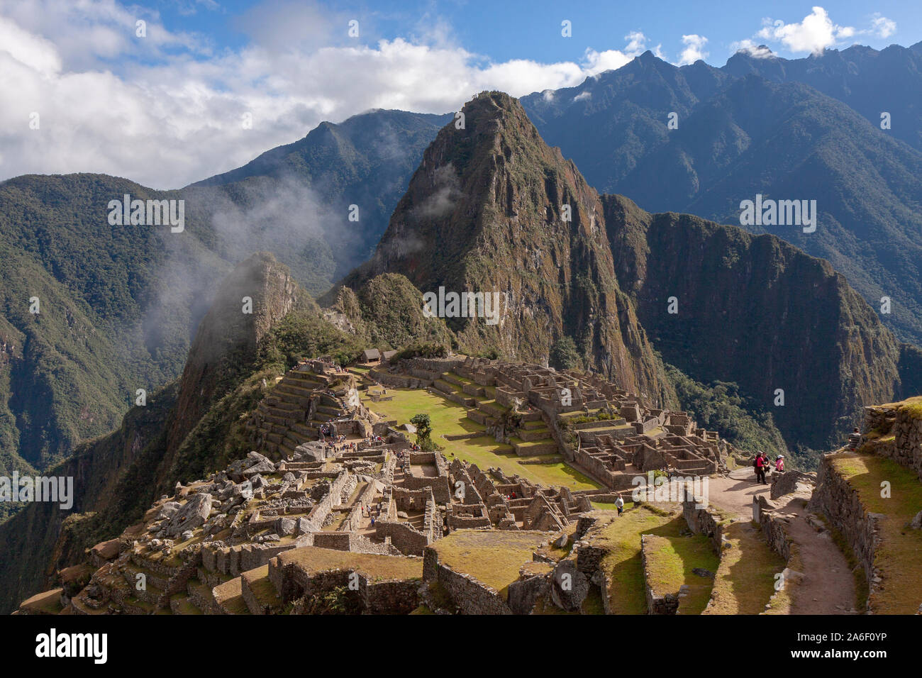 Machu picchu mountains hi-res stock photography and images - Alamy