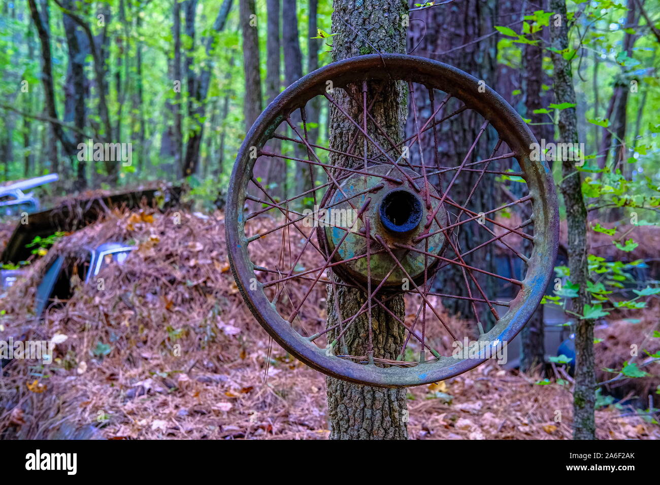 Broken spokes hi-res stock photography and images - Alamy